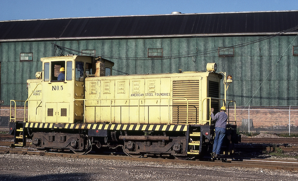 GE 45T_Off-Center Cab