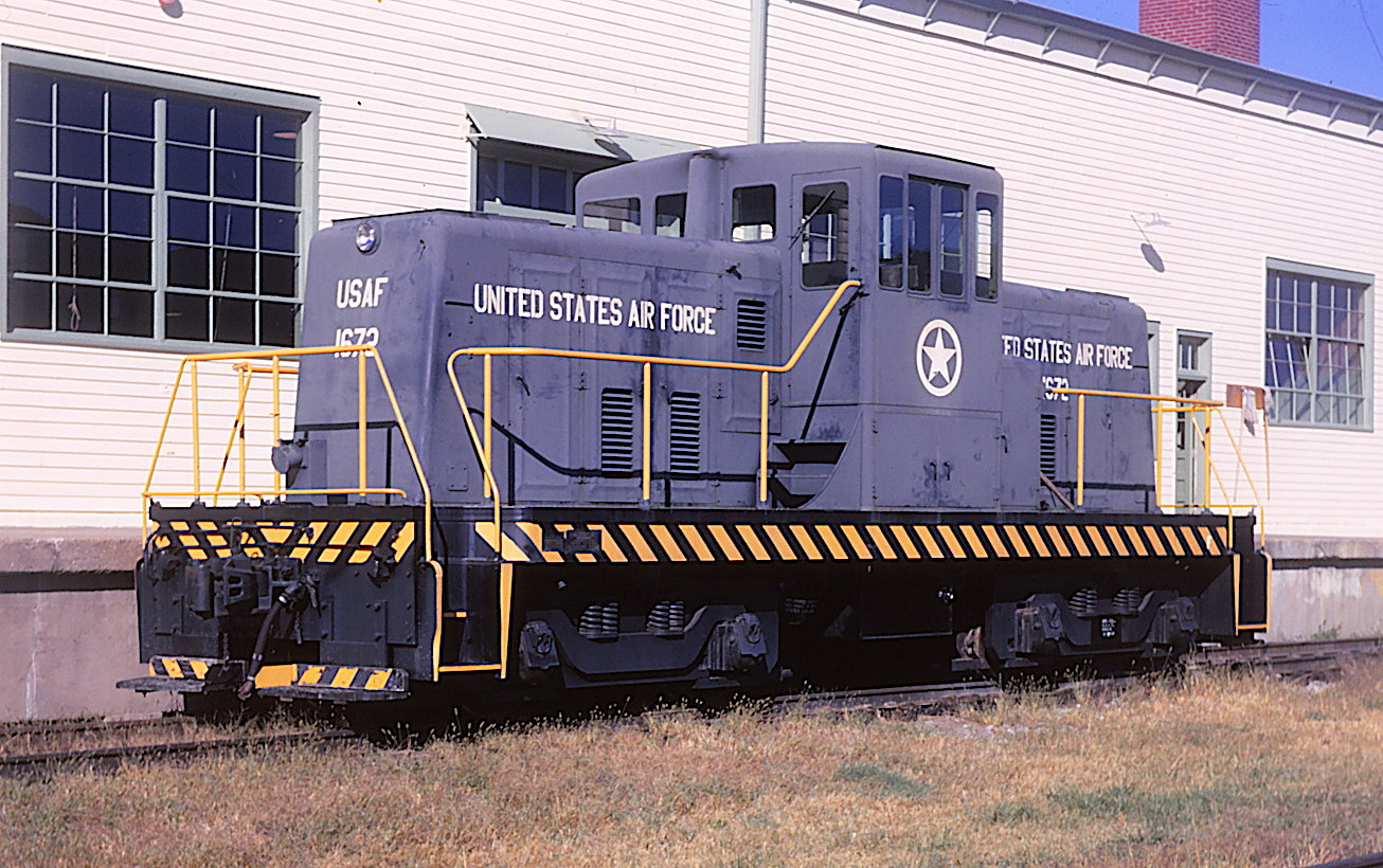 GE 65-Ton Center Cab